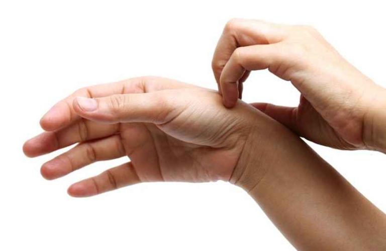 Health and Medical ArticlesRight Hand Itching - Health and Medical Articles